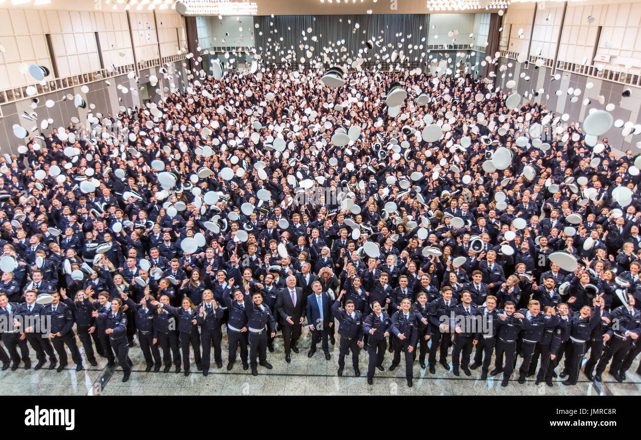 Swearing-in ceremony, of 1920 police officers, of German police in ...