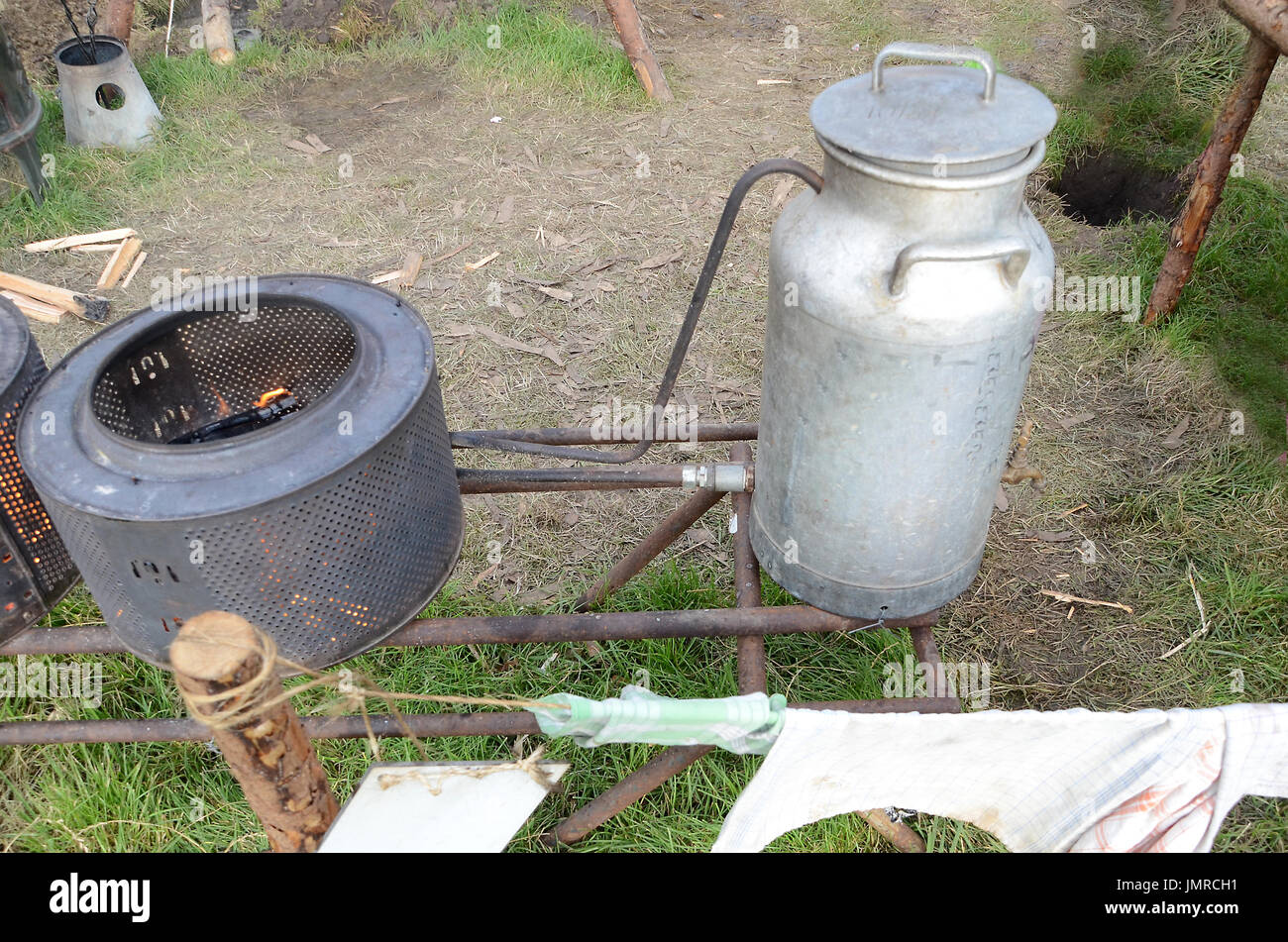 Camp food being cooked on a camp fire Stock Photo - Alamy