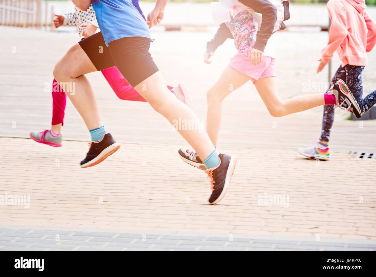Children running race hi-res stock photography and images - Alamy
