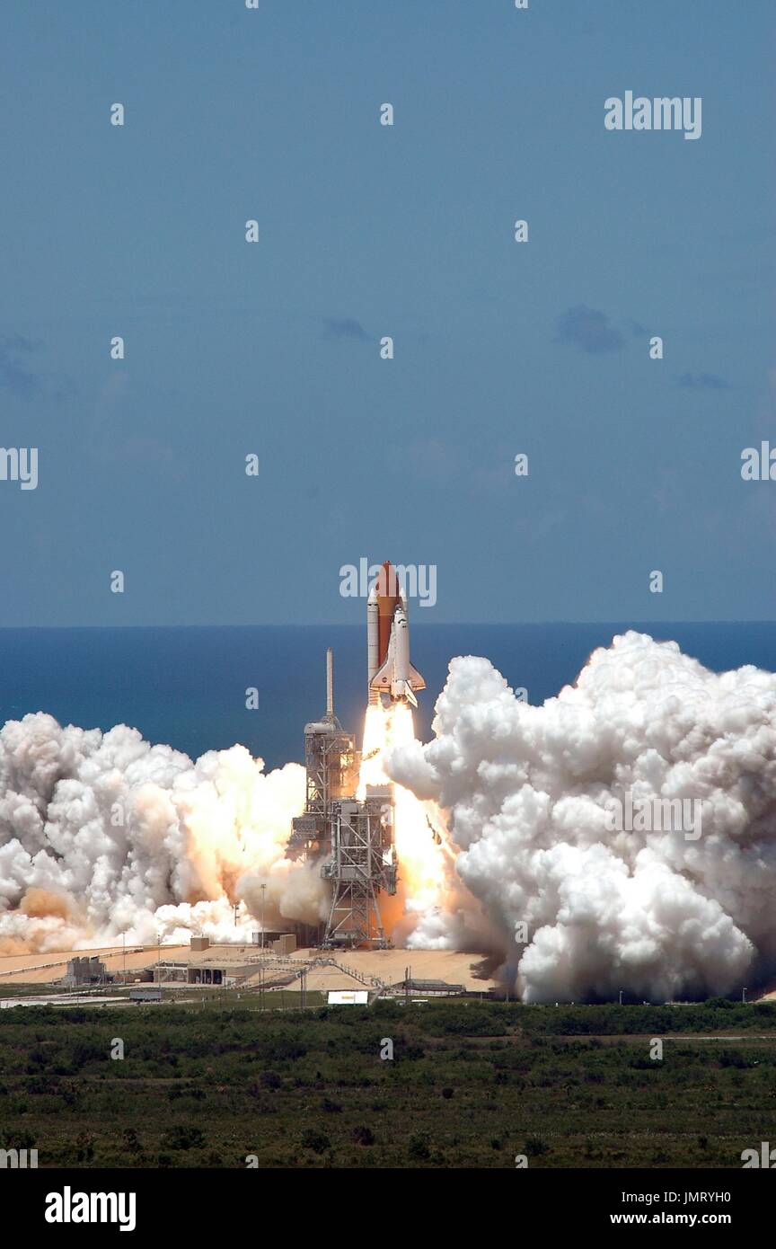 Kennedy Space Center - July 4, 2006 -- Viewed from the top of the ...
