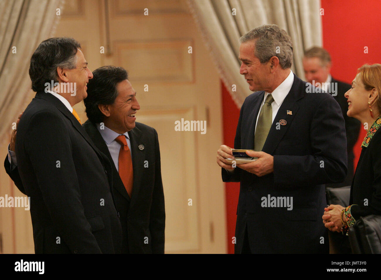 United States President George W. Bush meets with President Alejandro ...