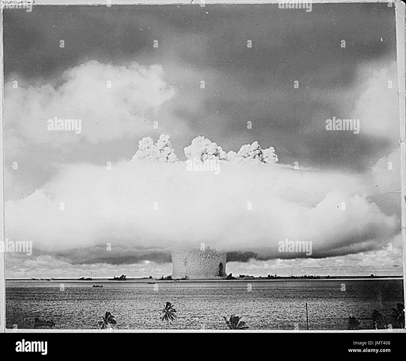 Atomic cloud during Baker Day blast at Bikini on July 25, 1946 Stock ...