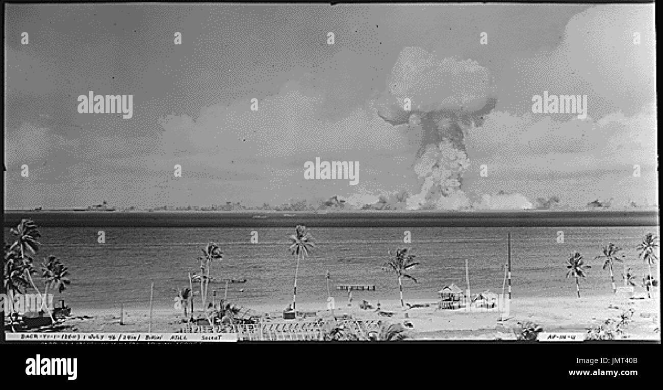 Atomic cloud during "Able Day" blast at Bikini. First picture of atomic ...