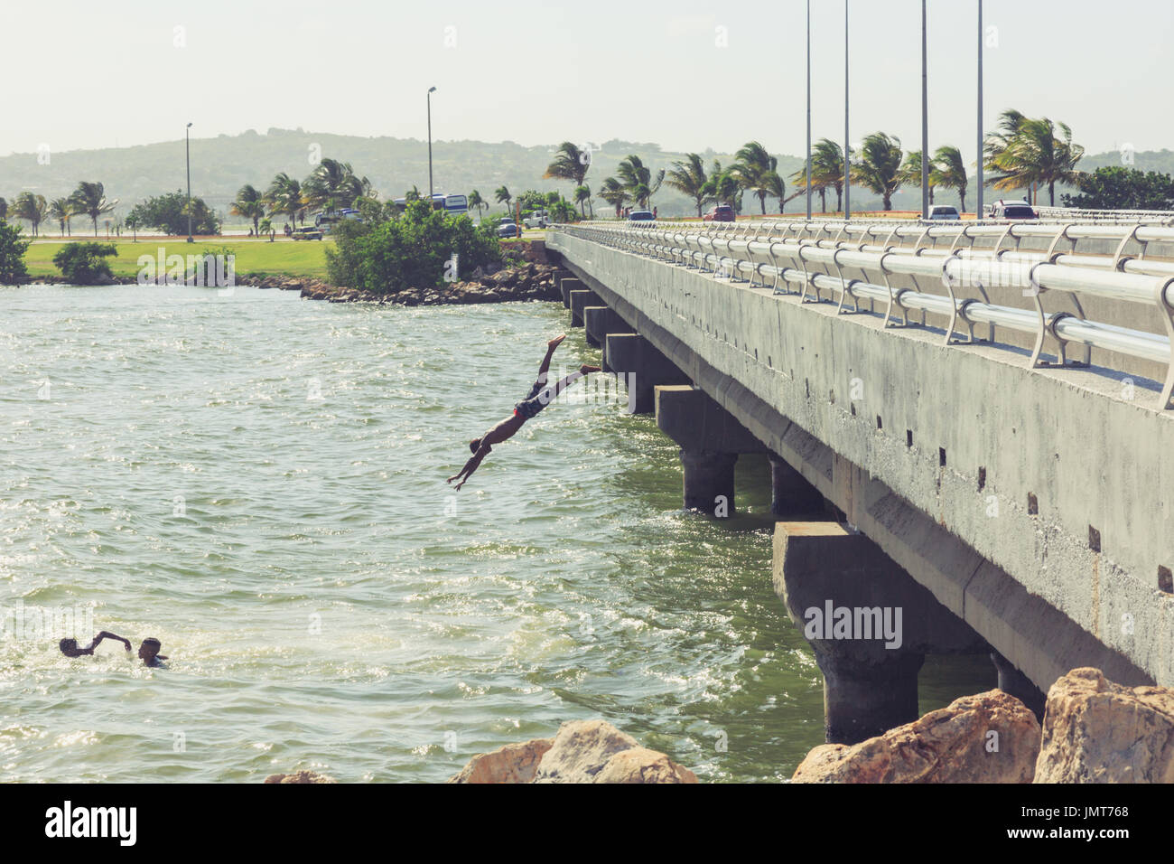 Jumping from a bridge hi-res stock photography and images - Alamy