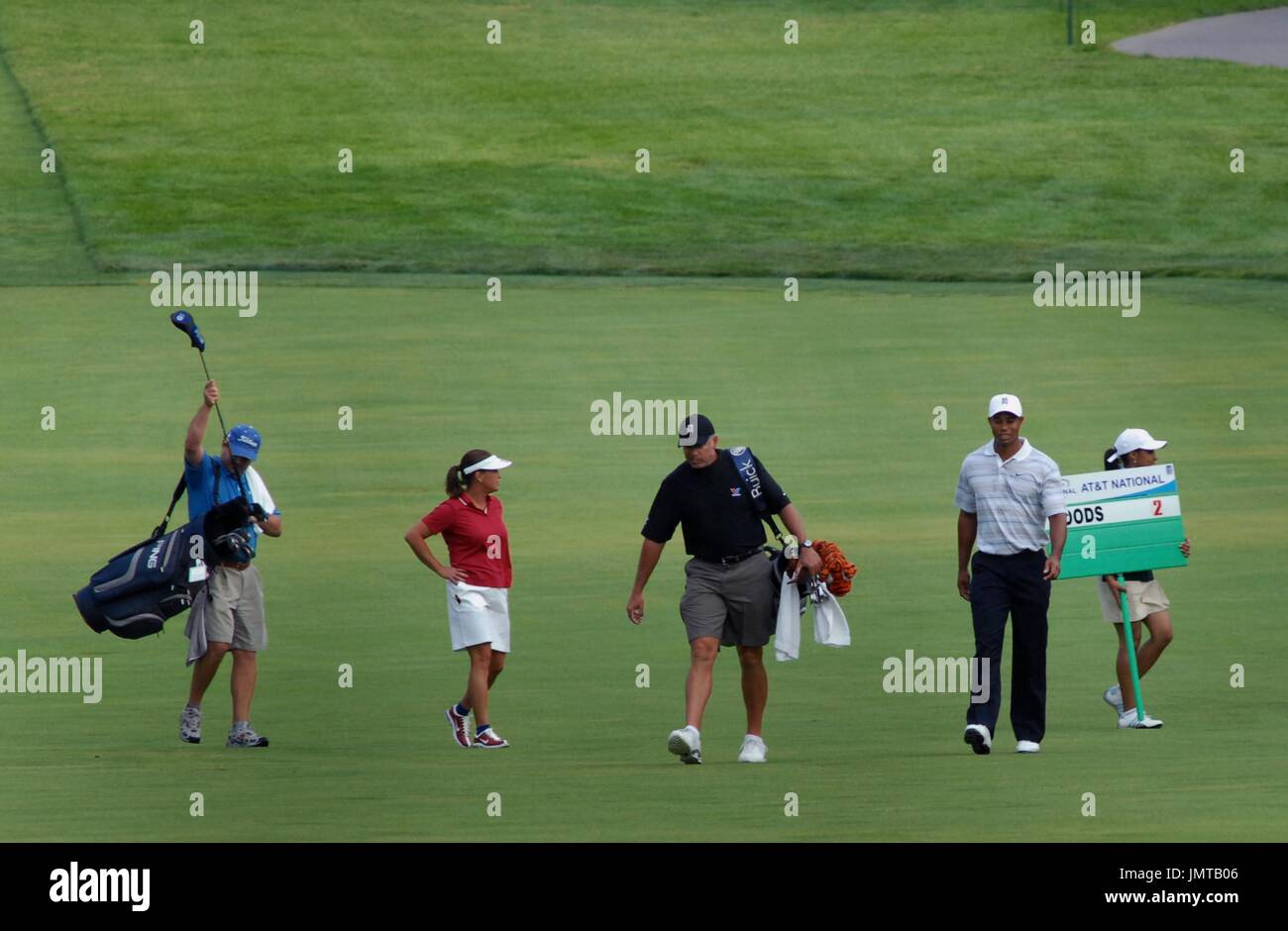 Bethesda, MD - July 4, 2007 -- Army Sergeant Major Mia Kelly, in red ...