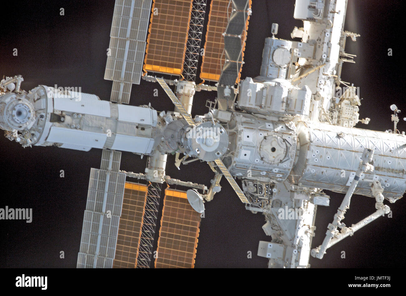 In Earth Orbit - July 28, 2005 -- The International Space Station (ISS ...
