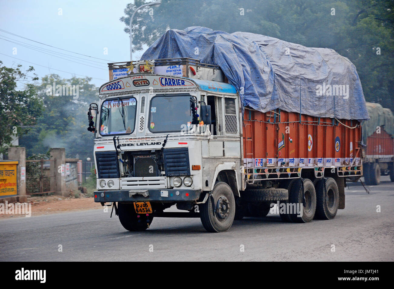 Truck, Bharatpur, Rajasthan, India | Lastkraftwagen, Bharatpur ...