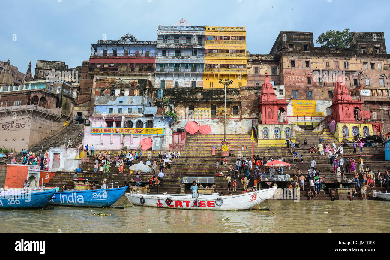 Varanasi bathing 2015 hi-res stock photography and images - Alamy