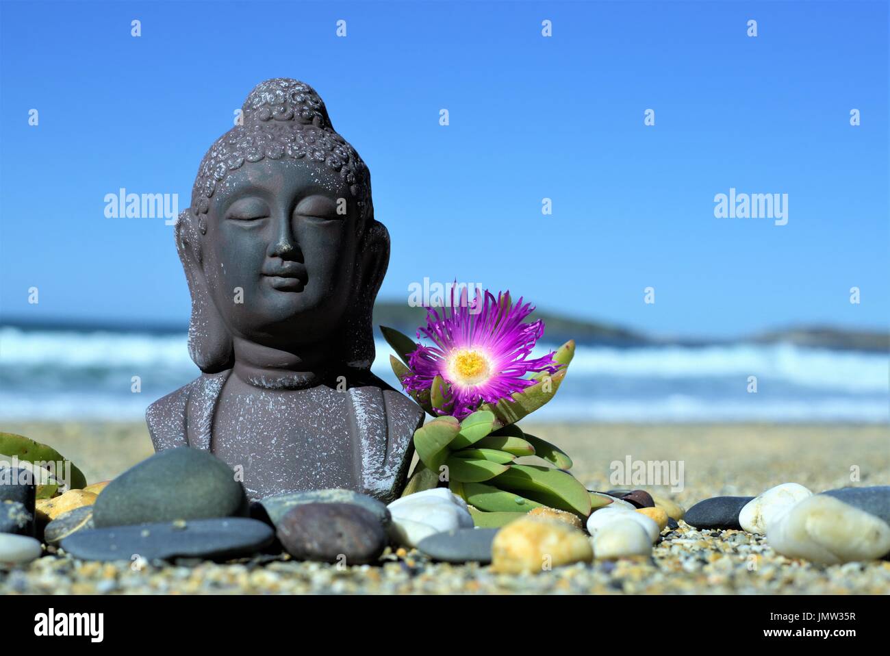 Pebble sculpture hi-res stock photography and images - Alamy