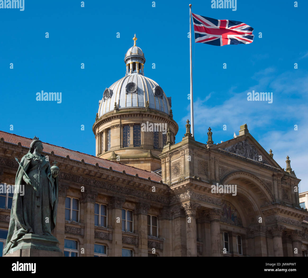 Birmingham Council House and the Queen Victoria statue, Birmingham ...