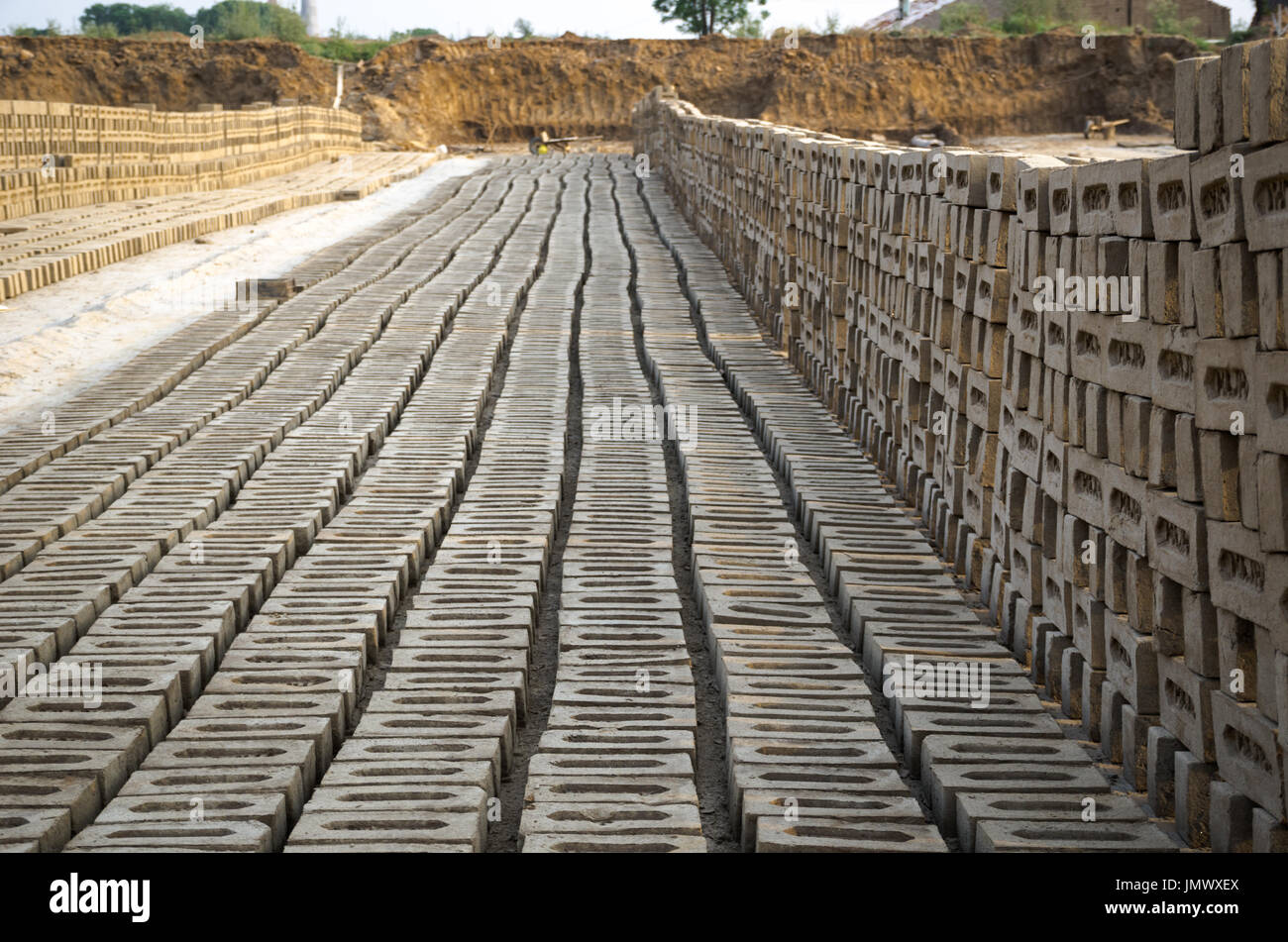 India brick factory hi-res stock photography and images - Alamy