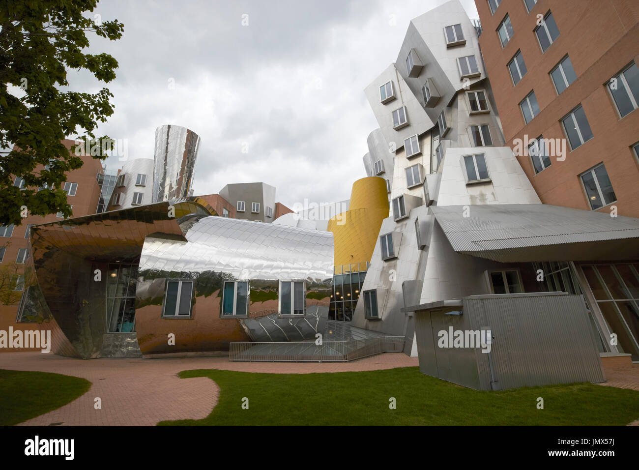 The Ray And Maria Stata Center High Resolution Stock Photography and ...