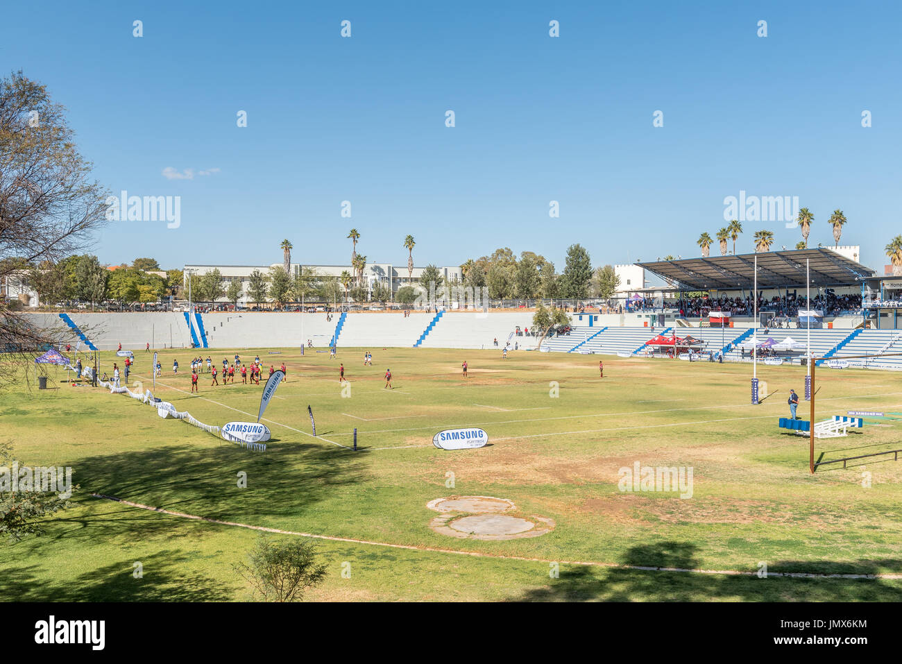 High school building hi-res stock photography and images - Alamy