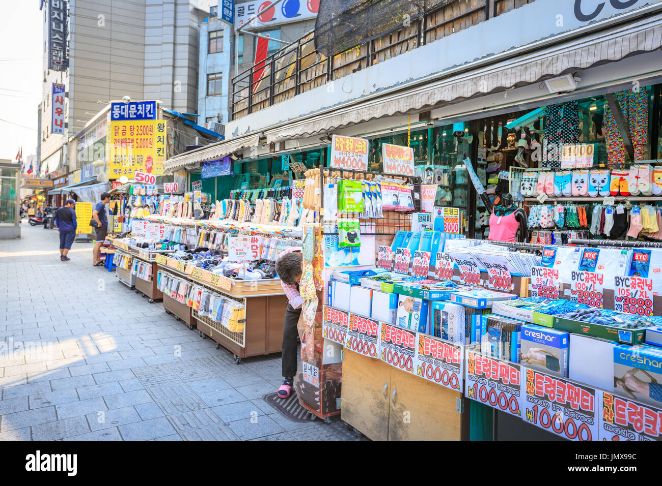 Dongdaemun market hi-res stock photography and images - Alamy