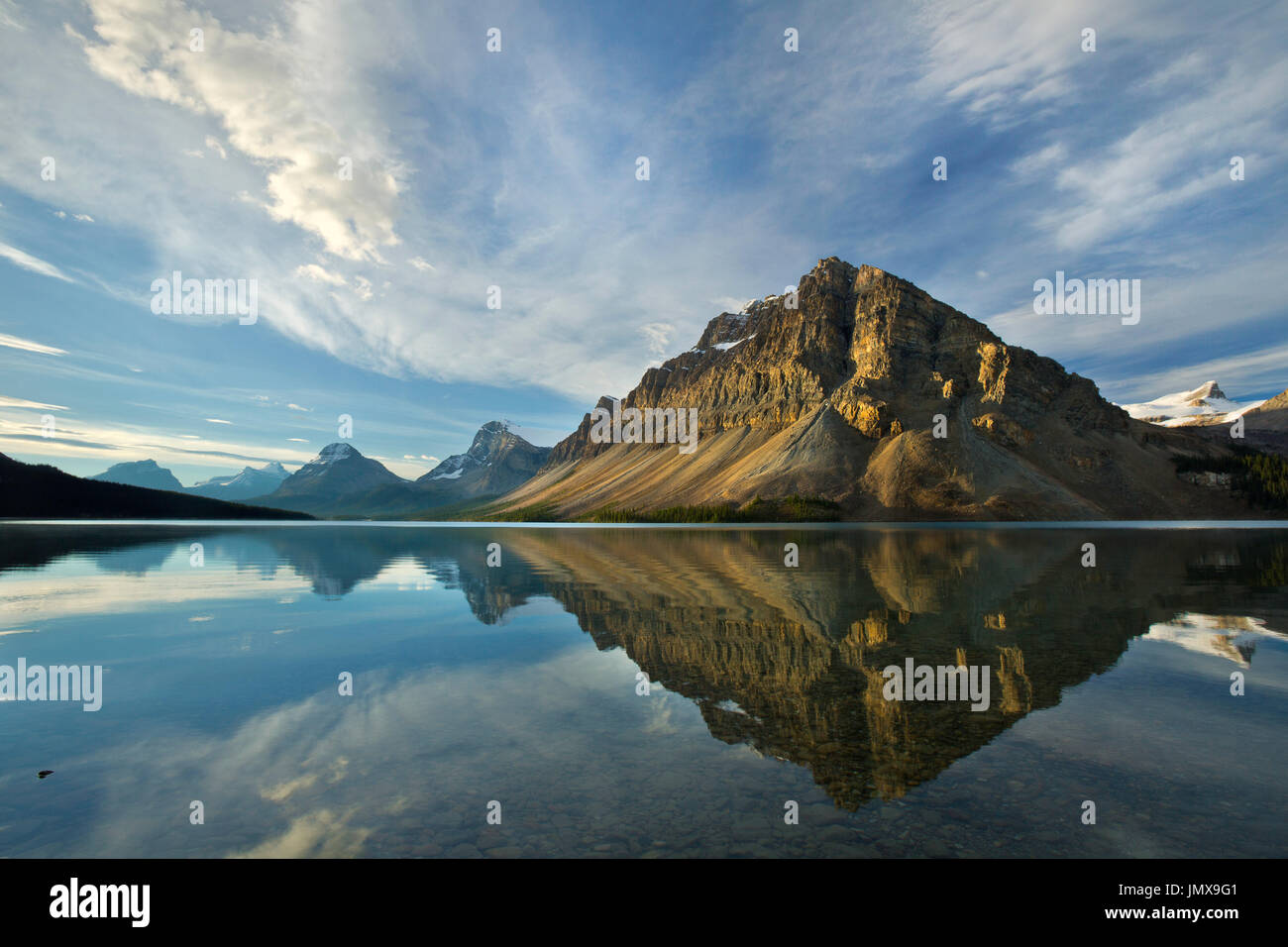 Bow lake in banff national park hi-res stock photography and images - Alamy