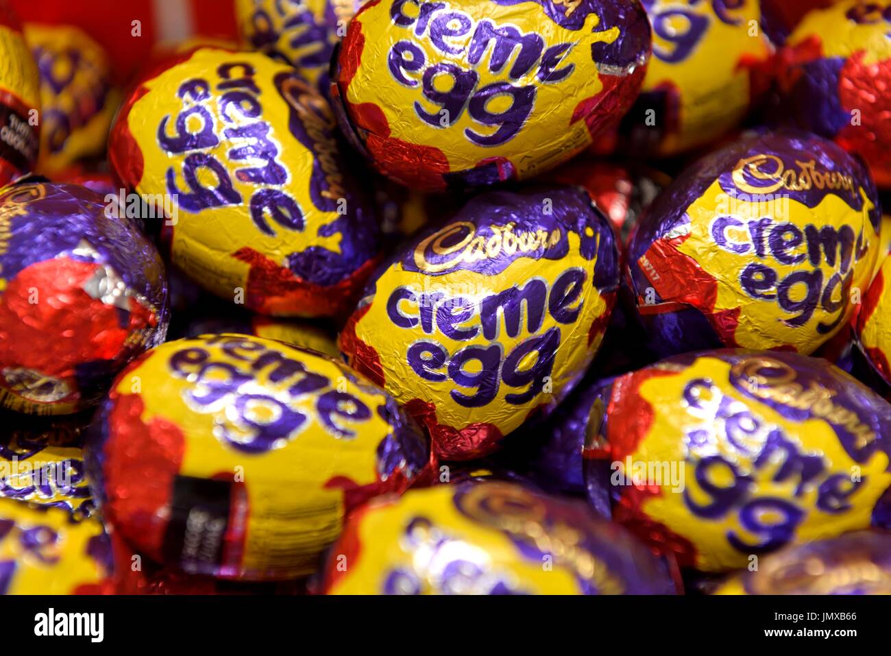 Cadburys creme egg eggs retail box pack Stock Photo - Alamy