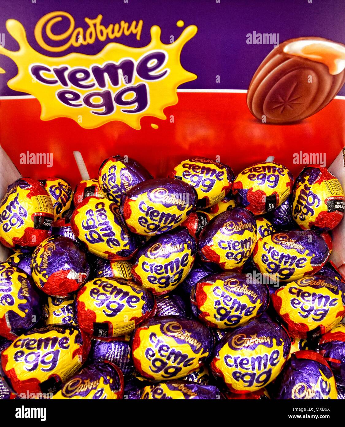 Cadburys creme egg eggs retail box pack Stock Photo - Alamy