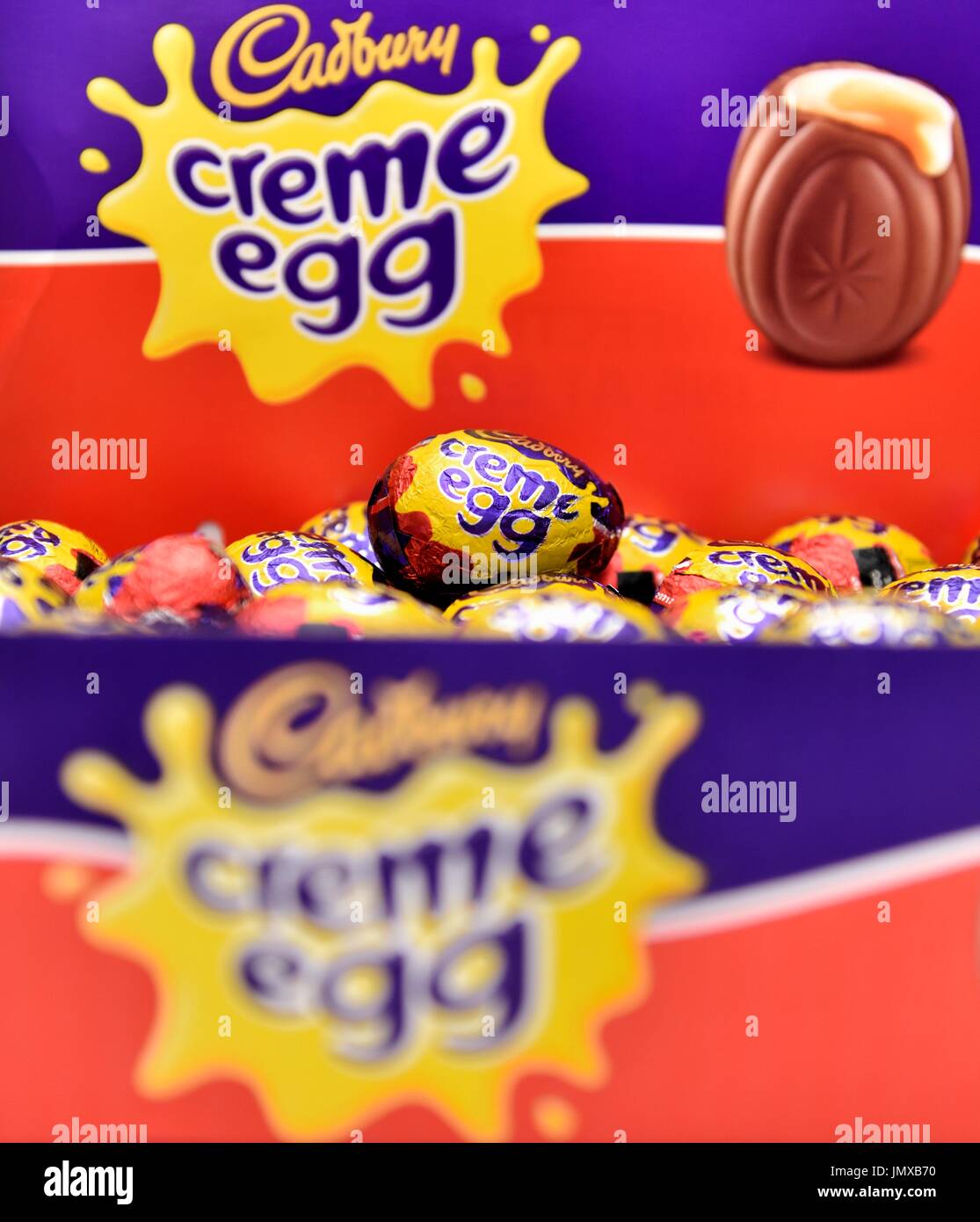 Cadburys creme egg eggs retail box pack Stock Photo - Alamy
