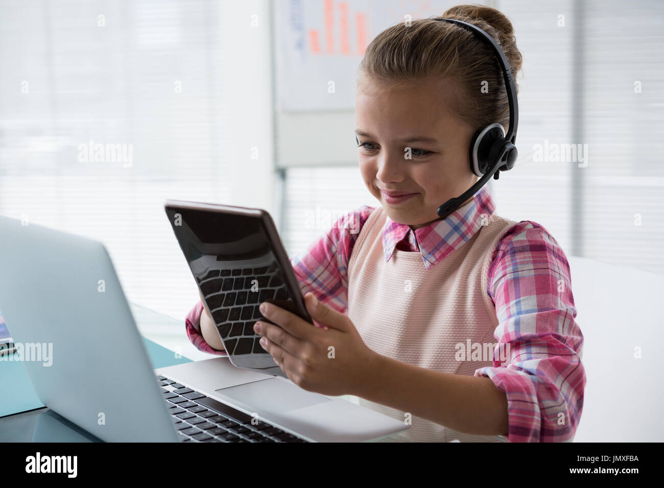 Customer care service girl hi-res stock photography and images - Alamy