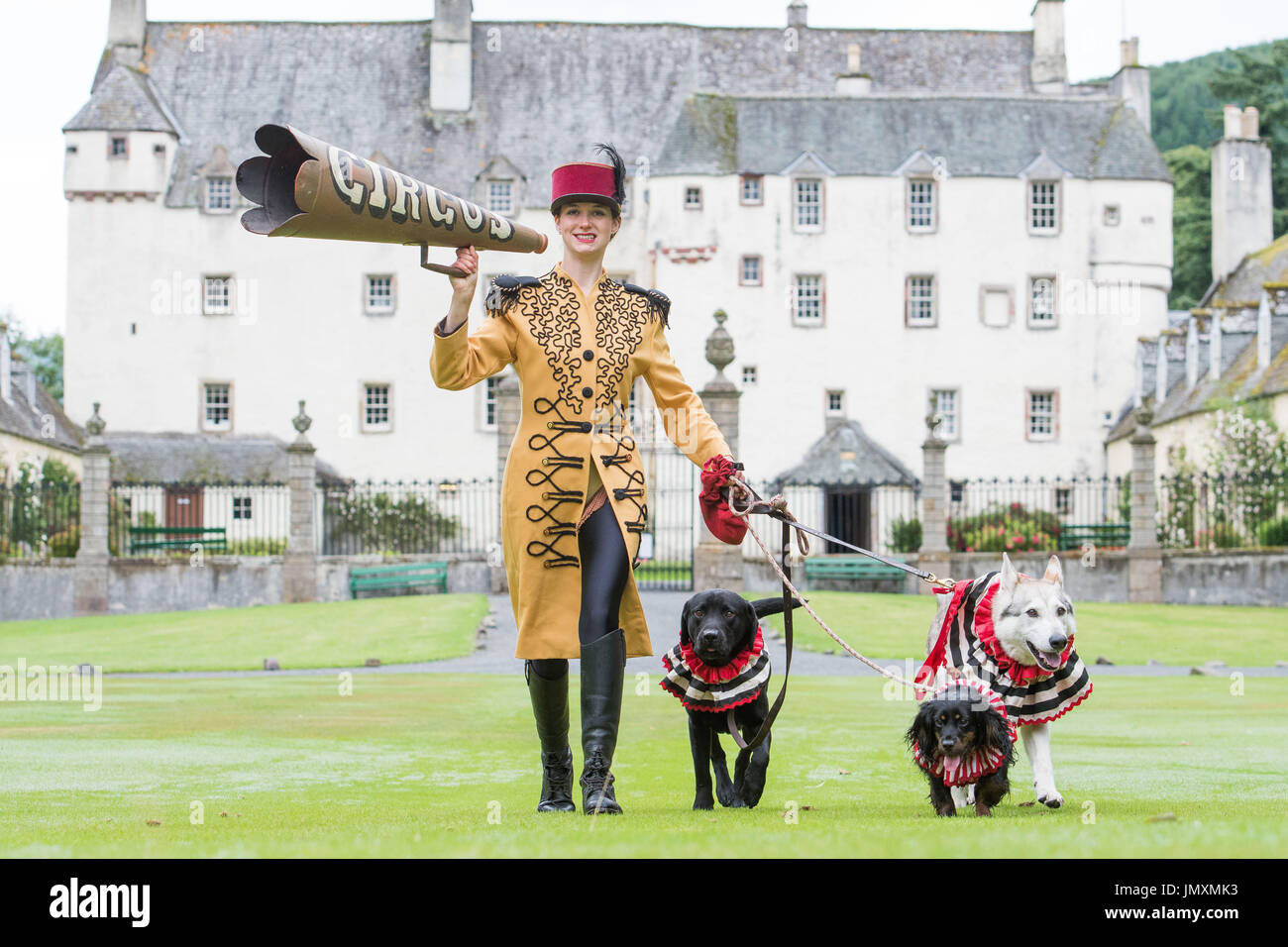Picture: Ring Master Bethany Martin and her dogs Moscow the Northern ...