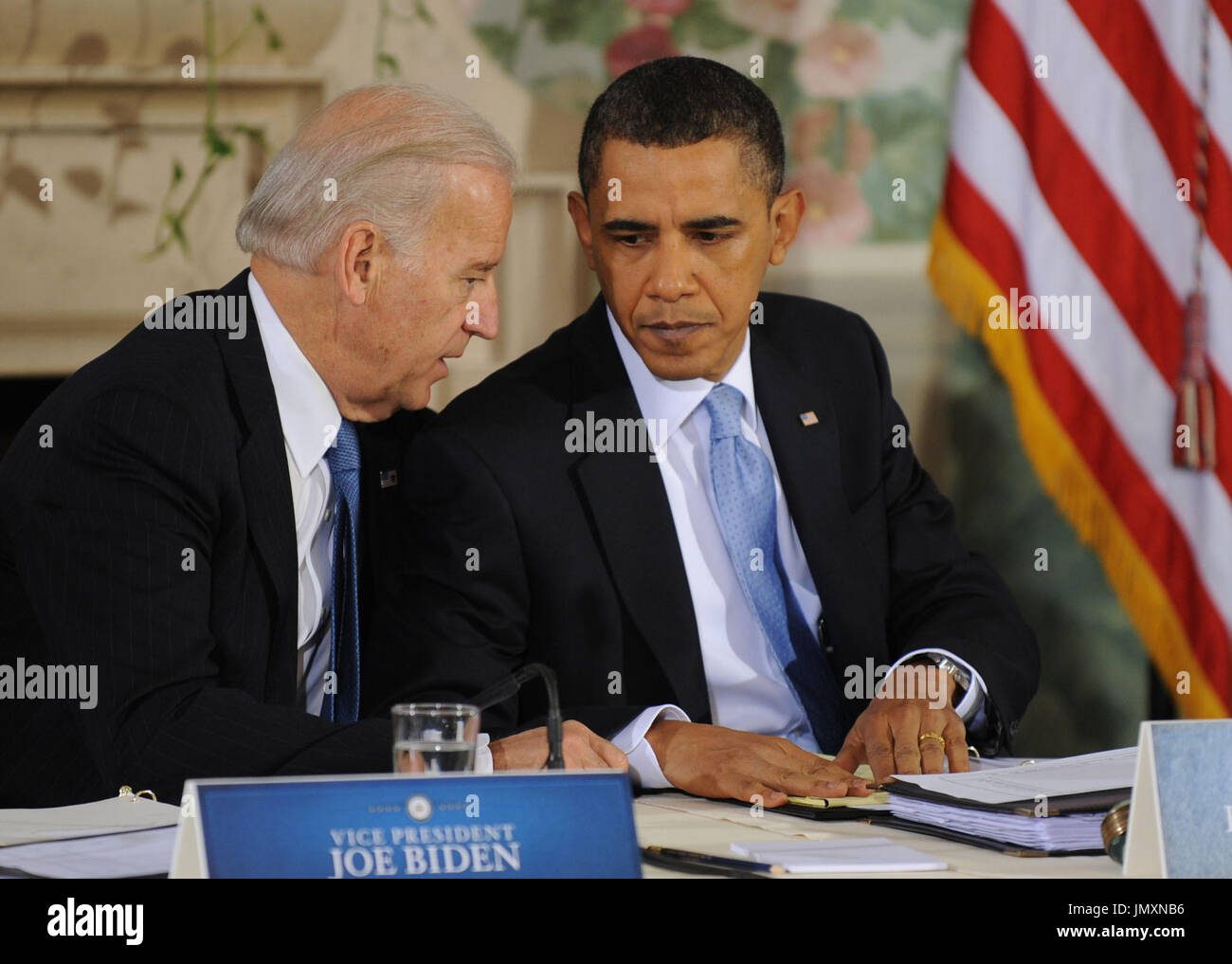 United States President Barack Obama talks with U.S. President Joseph ...