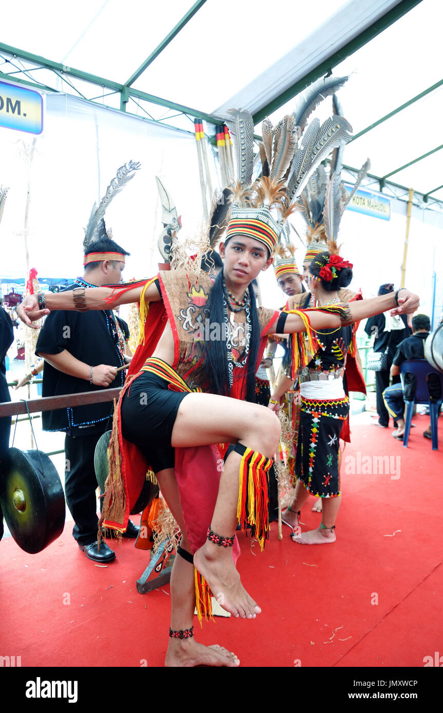 Borneo malaysia people hi-res stock photography and images - Alamy