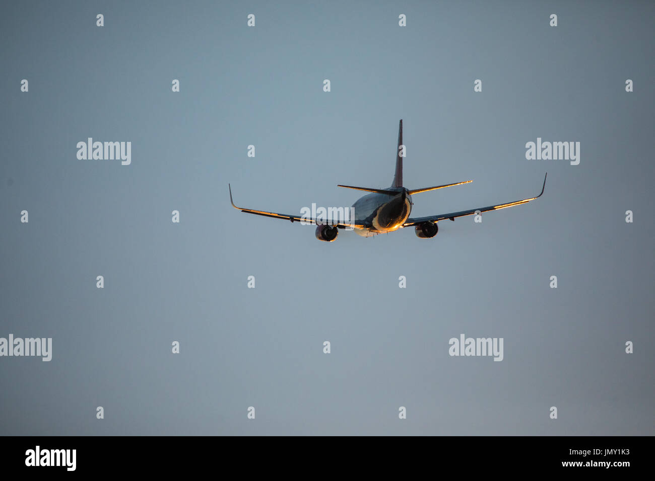 Airplane takeoff run way hi-res stock photography and images - Alamy
