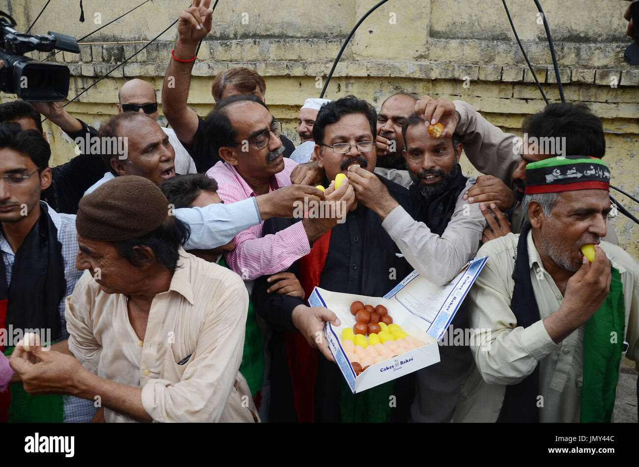 Lahore, Pakistan. 29th July, 2017. Pakistani political parties from ...