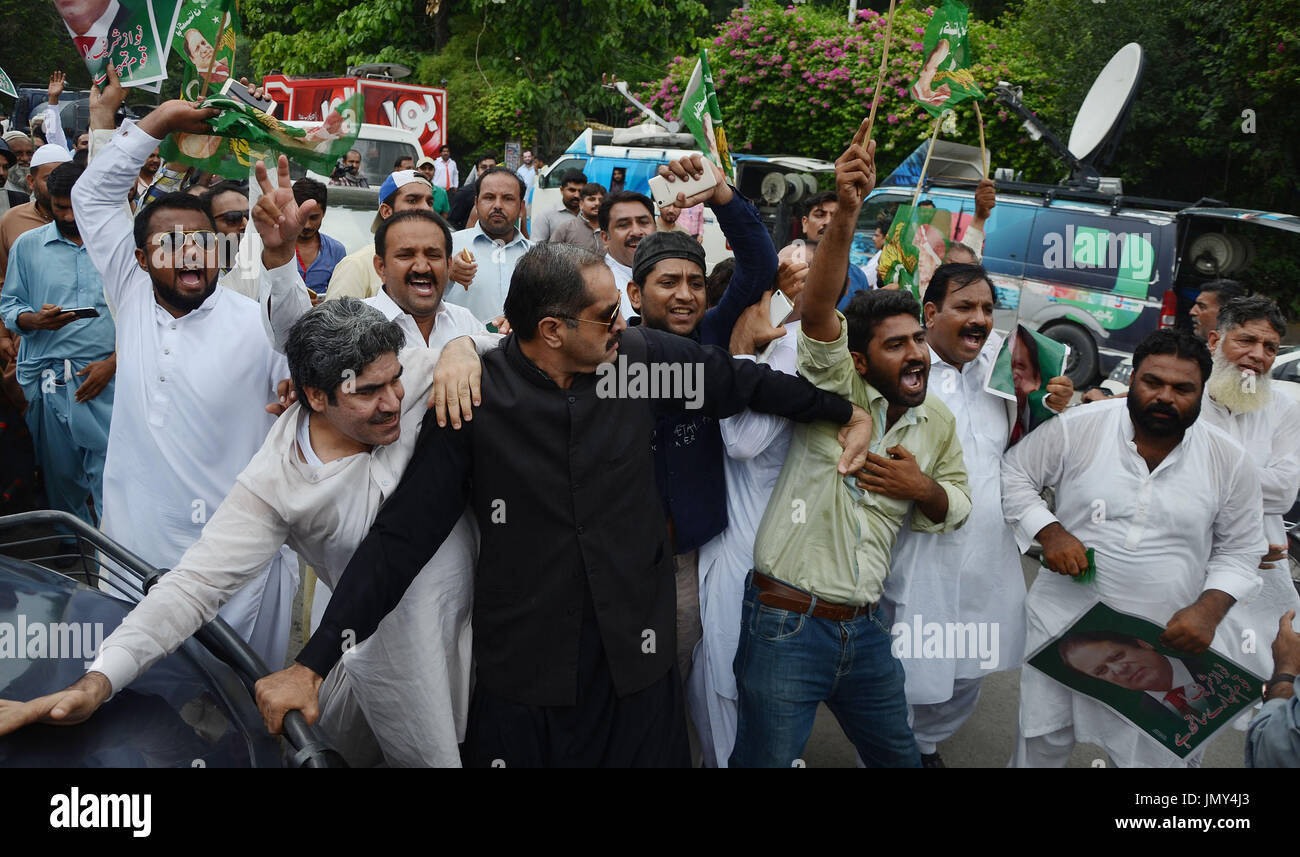 Lahore, Pakistan. 29th July, 2017. Pakistani political parties from ...