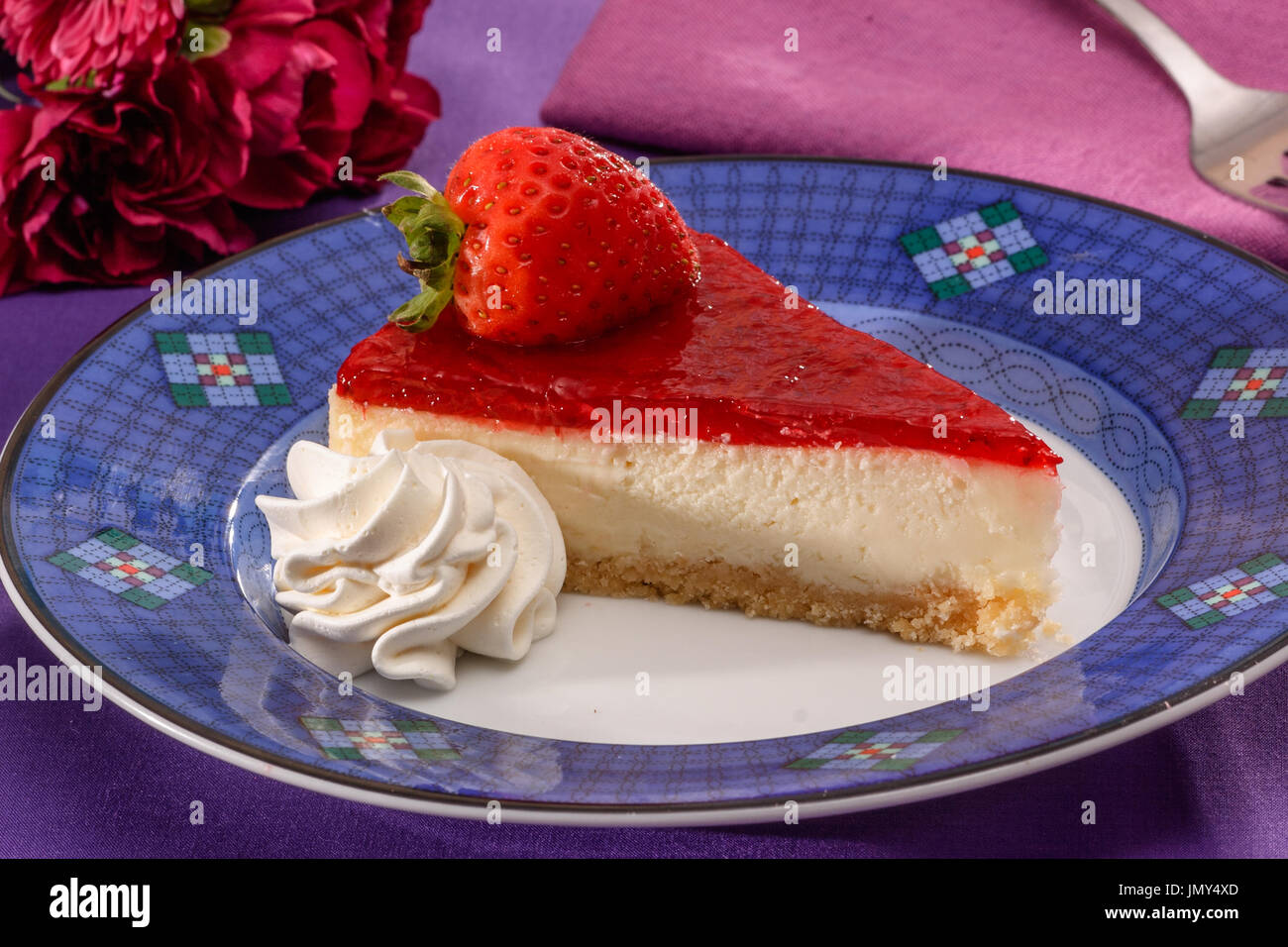 Plated cheese cake hi-res stock photography and images - Alamy