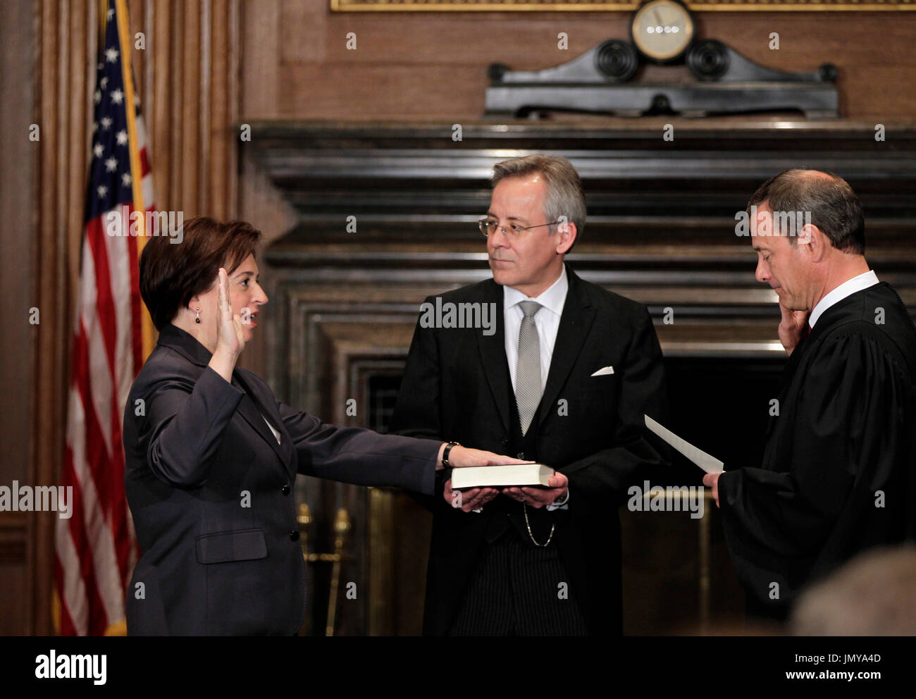 Elena Kagan is sworn in as the Supreme Court's newest member as Chief ...