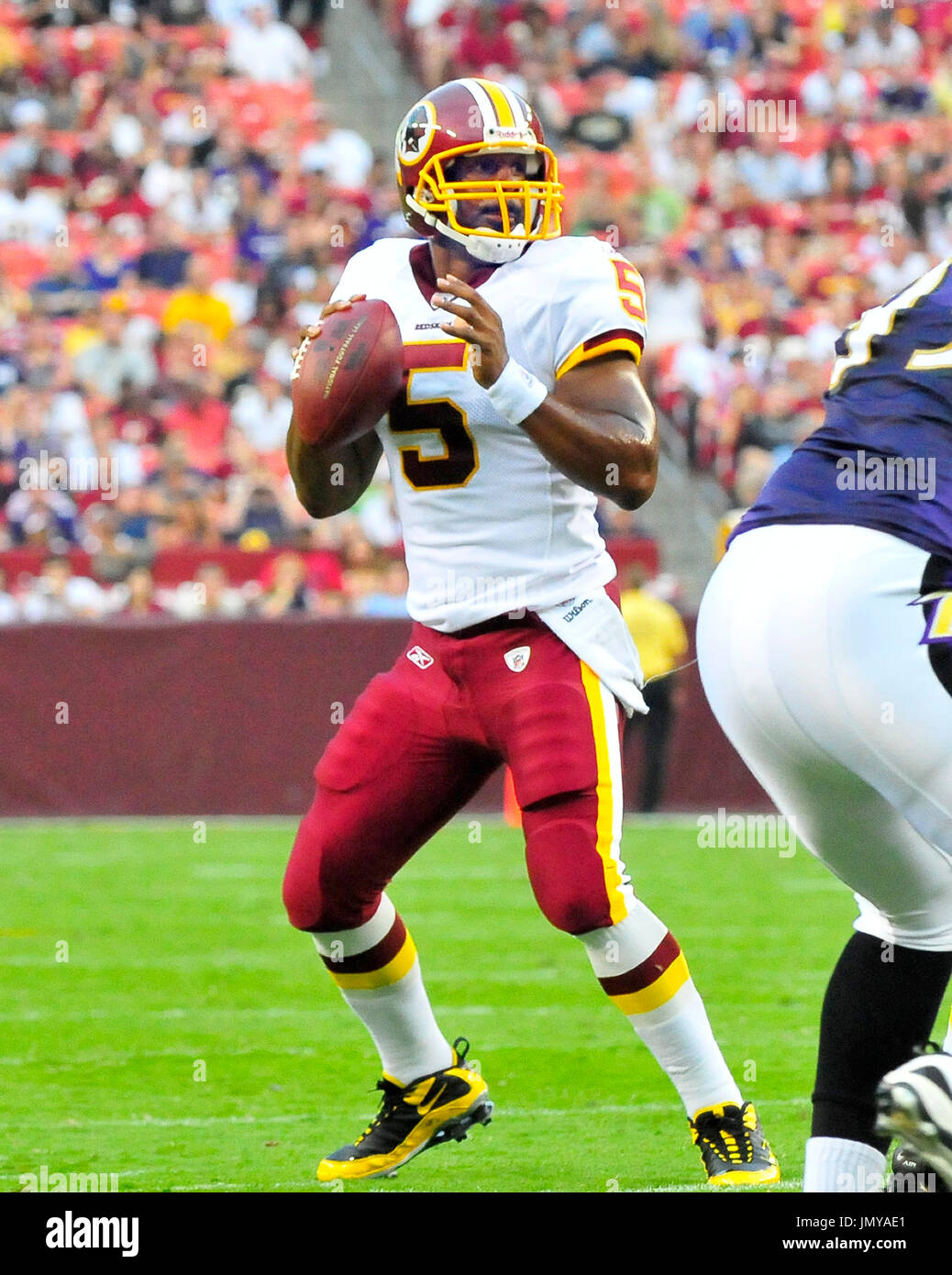 Washington Redskins quarterback Donovan McNabb (5) prepares to throw in ...