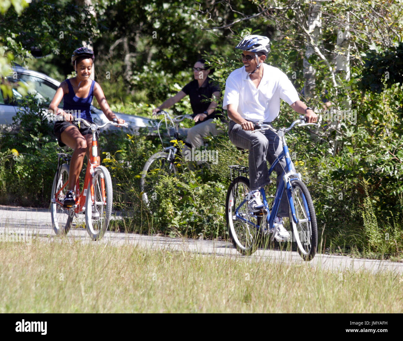 Malia Obama trails United States President Barack Obama during a family ...
