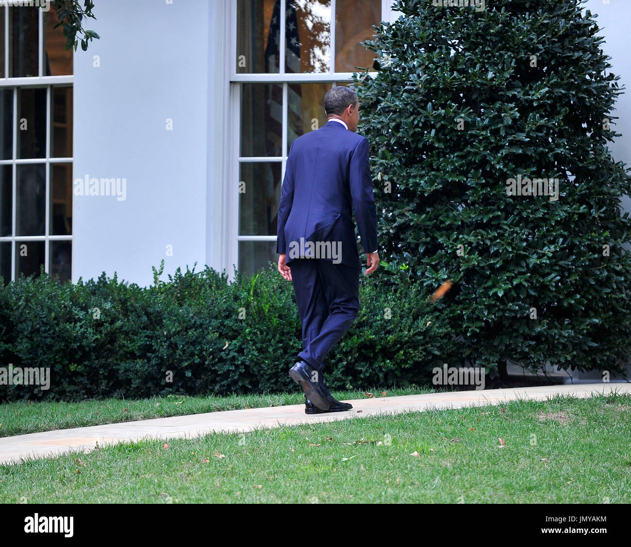 United States President Barack Obama returns to the Oval Office after ...