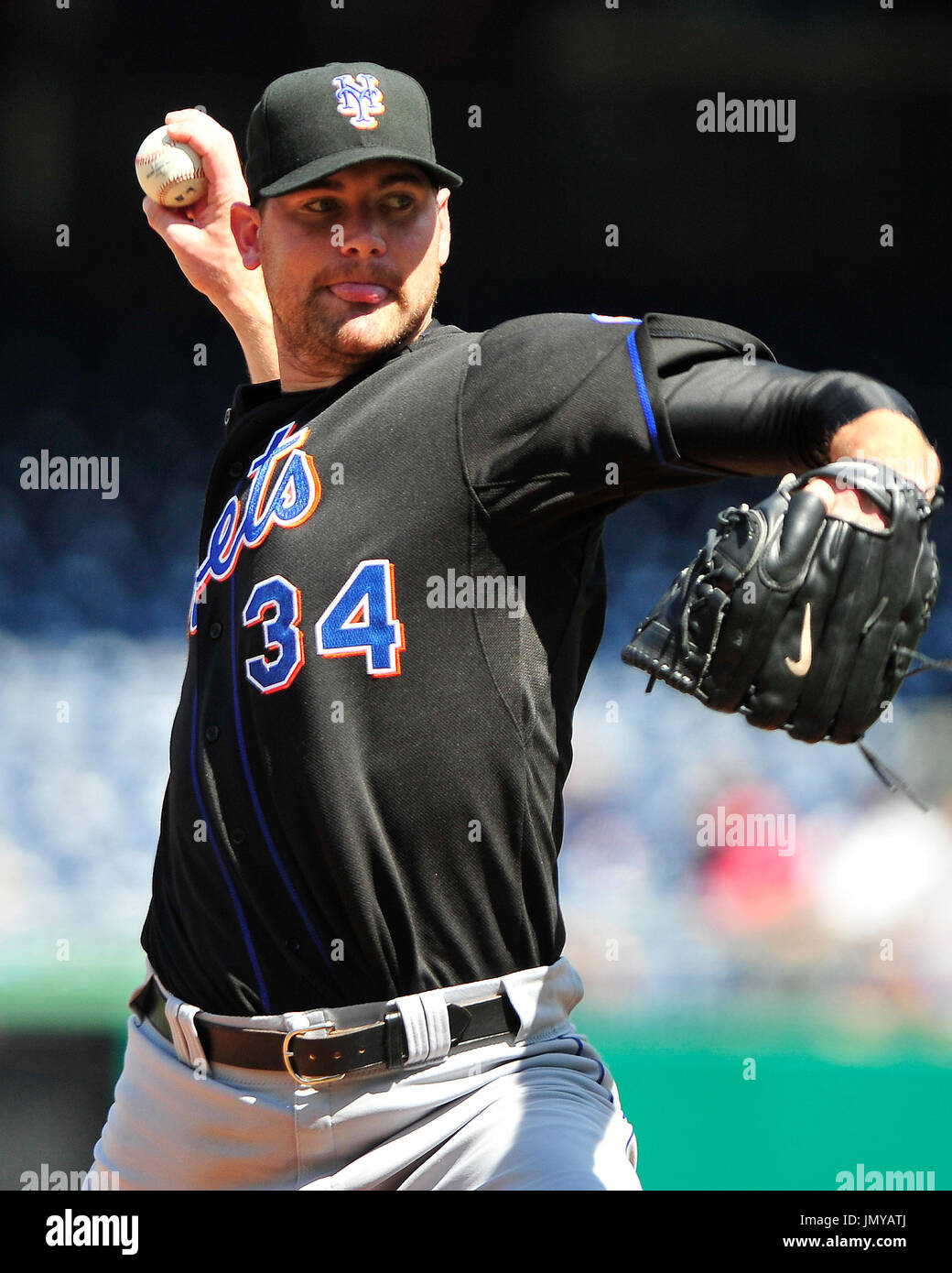New York Mets pitcher Mike Pelfrey (34) works in the first inning ...