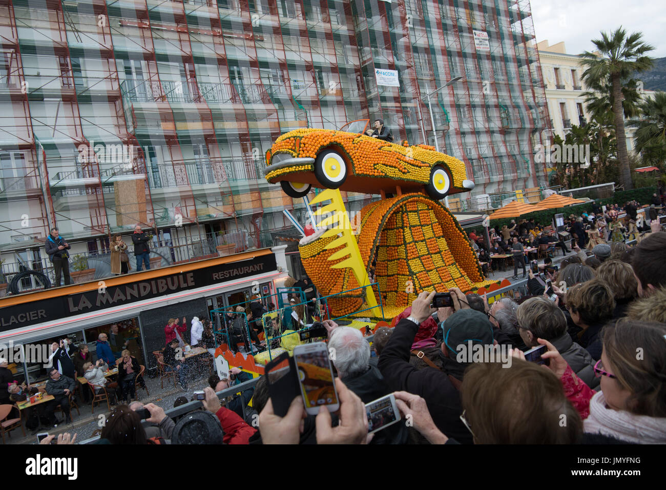 Carnival floats hi-res stock photography and images - Alamy