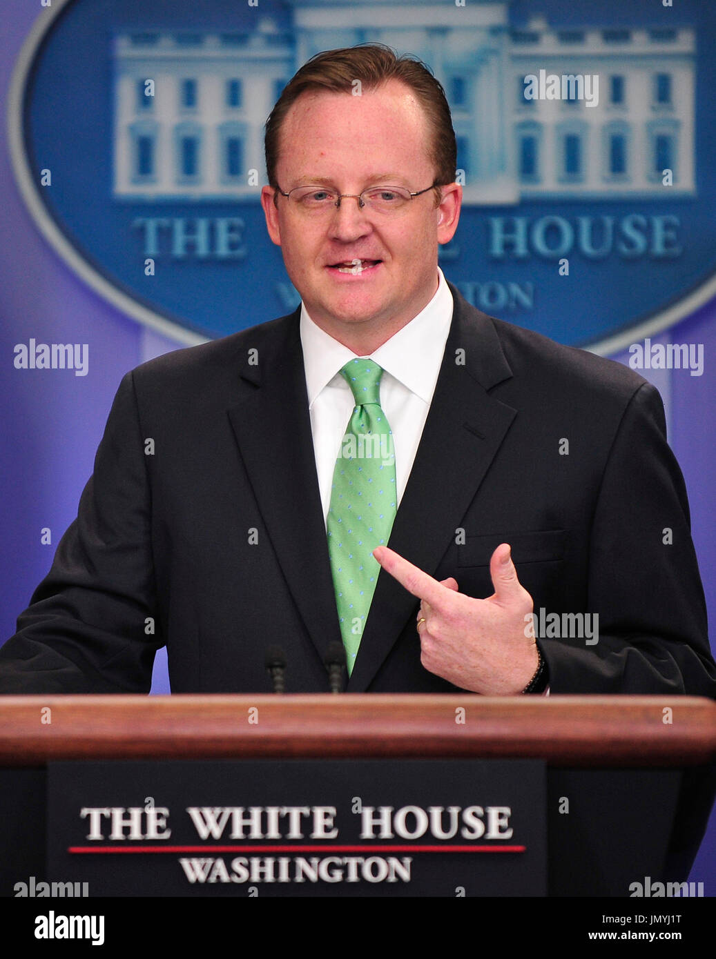 White House Press Secretary Robert Gibbs conducts his daily briefing in ...