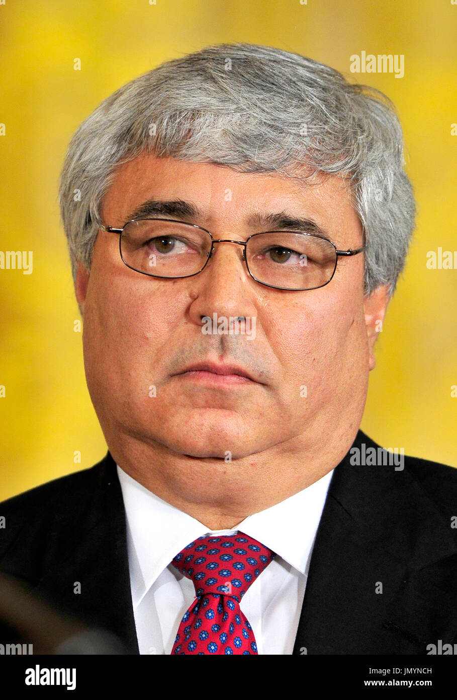 Senior Advisor Pete Rouse listens as United States President Barack ...