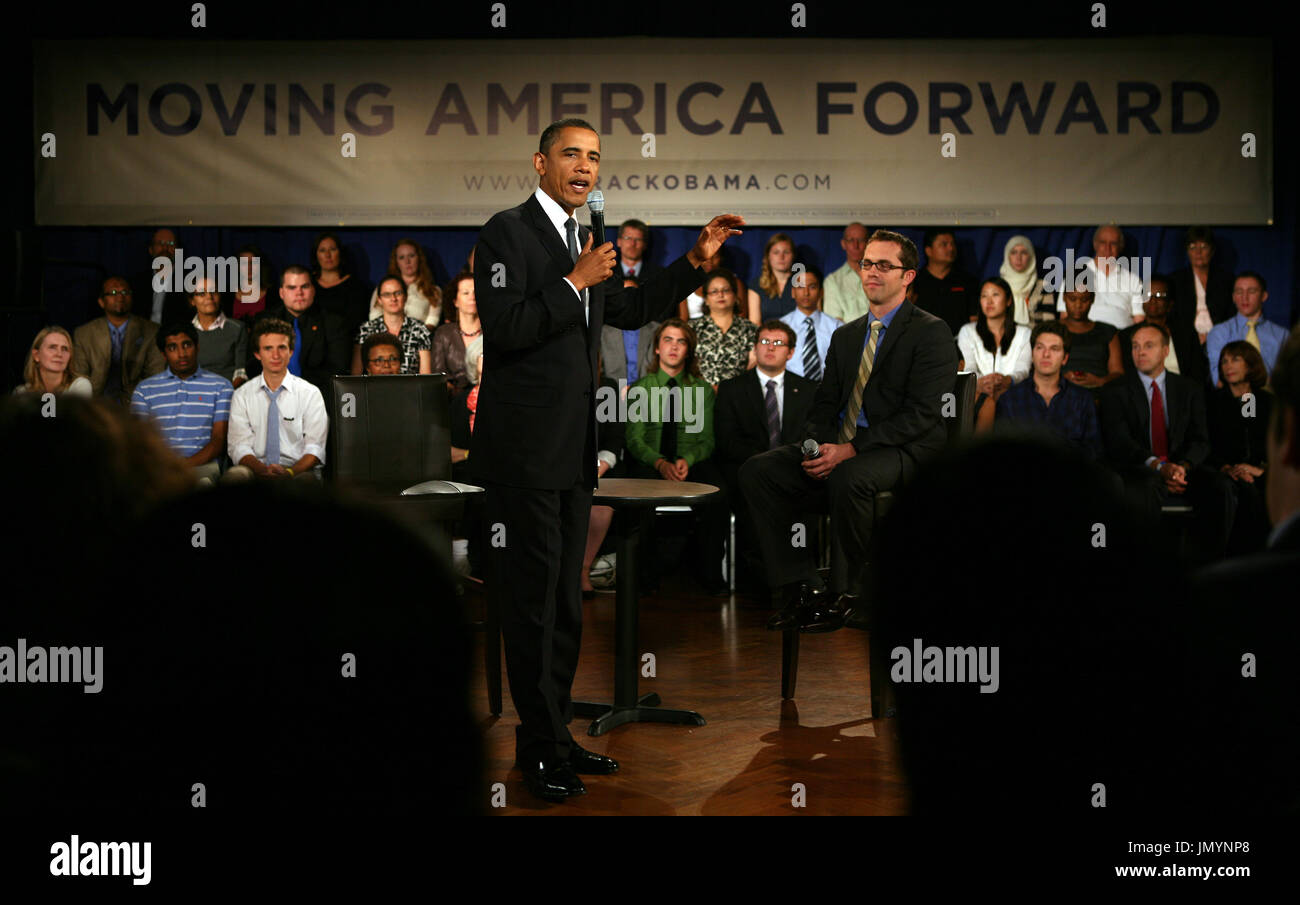 United States President Barack Obama hosts a "Moving America Forward ...