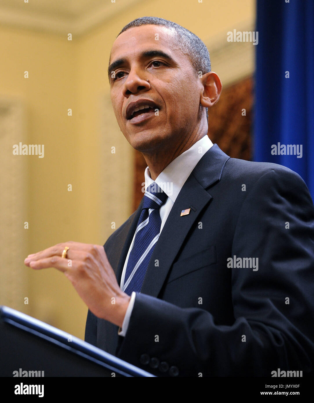 United States President Barack Obama announces a bi-partisan deal to ...