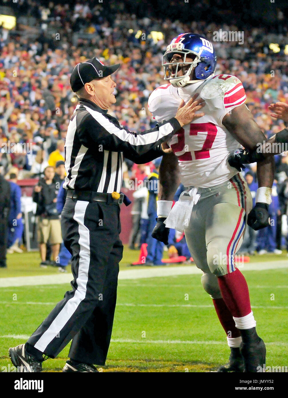 New York Giants running back Brandon Jacobs (27) celebrates his ...