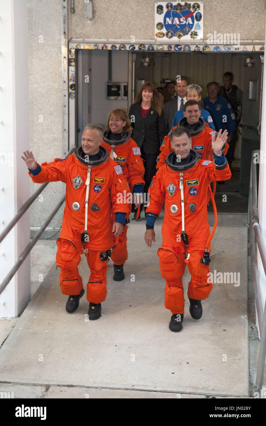 Astronaut launch and entry suits hi-res stock photography and images ...