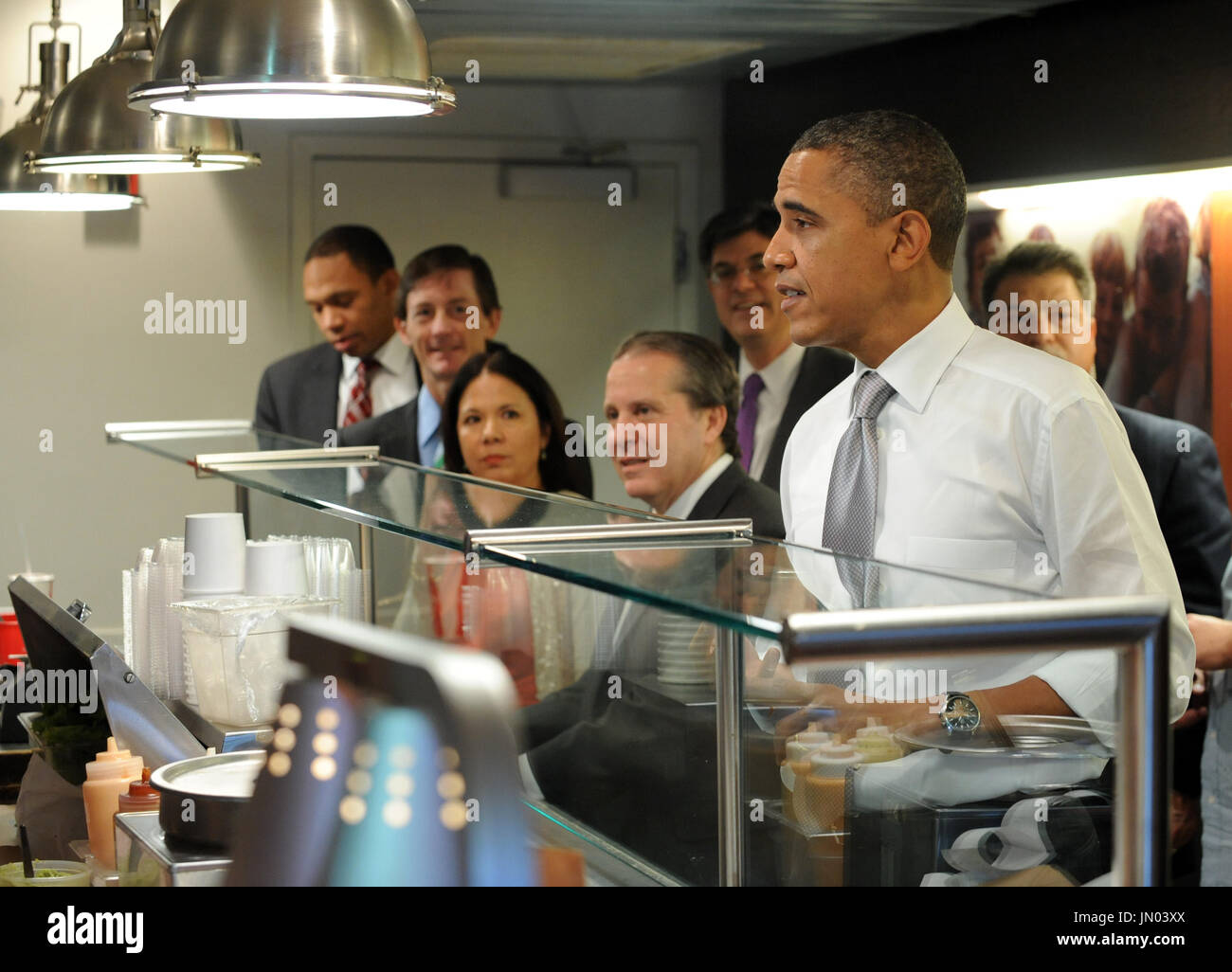 United States President Barack Obama orders a burger from Good Stuff ...