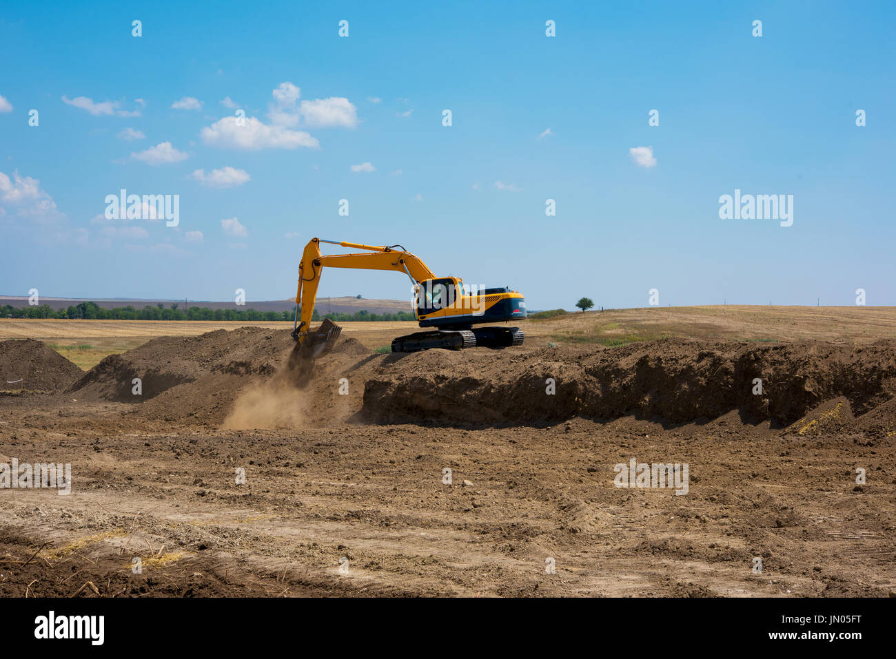 work heavy excavator Stock Photo - Alamy