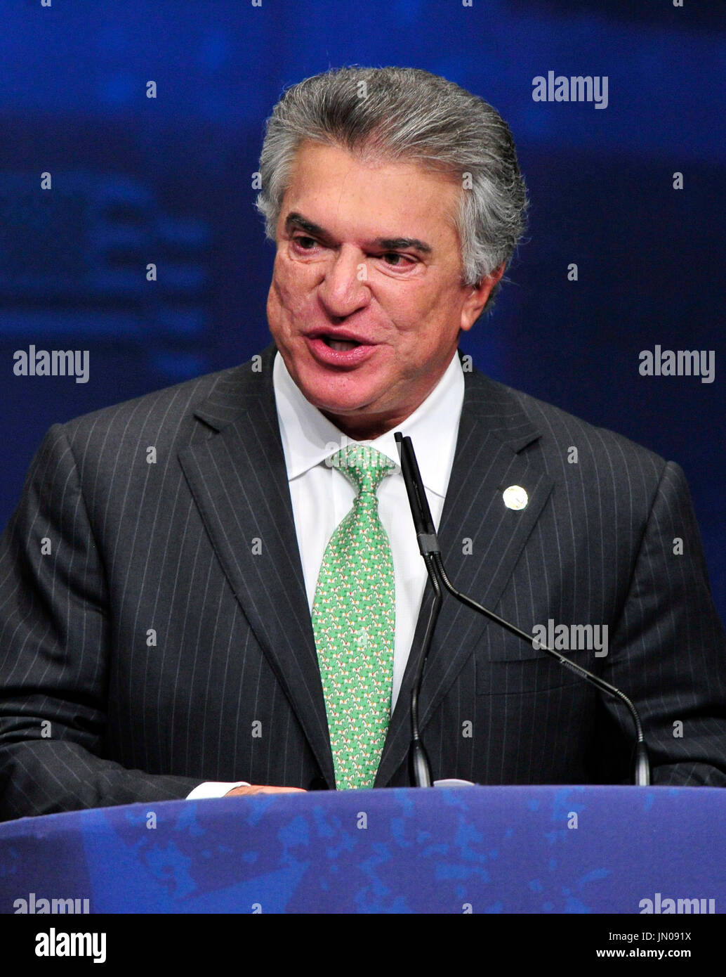 Al Cardenas, Chairman, the American Conservative Union, introduces ...