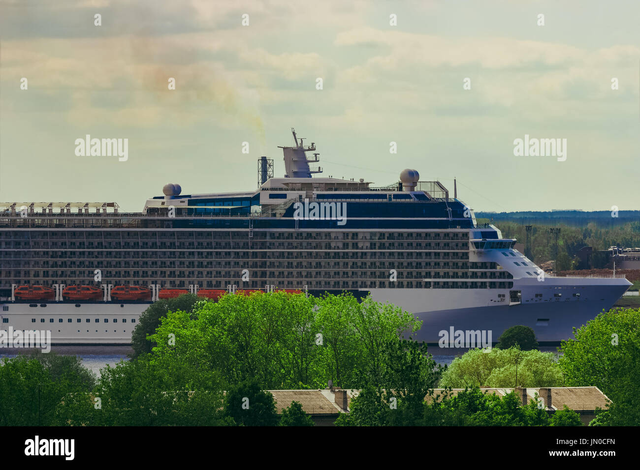 Cruize hi-res stock photography and images - Alamy