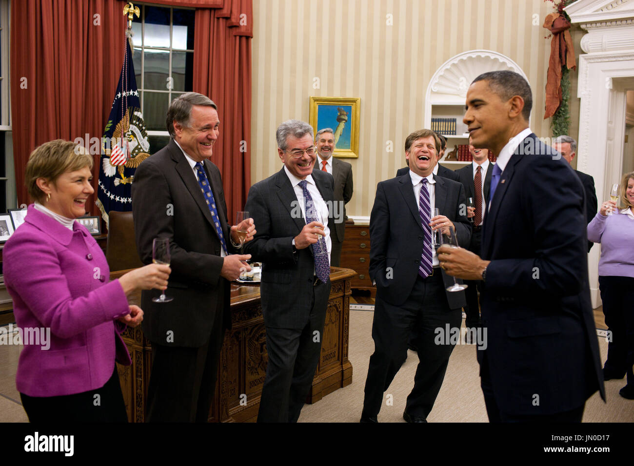 United States President Barack Obama shares a toast in the Oval Office ...
