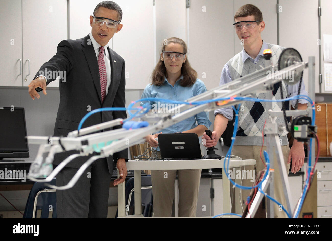United States President Barack Obama visits a classroom and watches ...