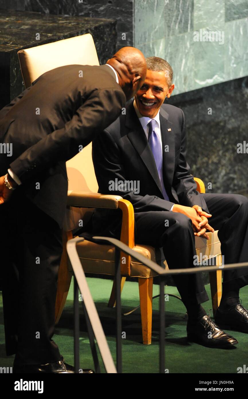 United States President Barack Obama greets members of the United ...