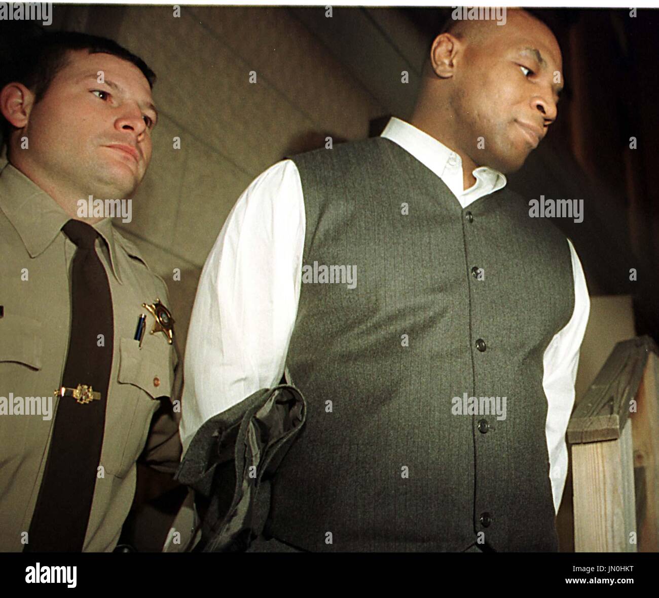 Former Boxing World Heavyweight Champion Mike Tyson is taken to jail in ...